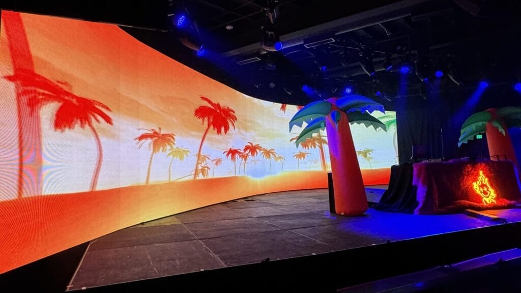 Curved LED Walls for Seamless, Immersive Displays